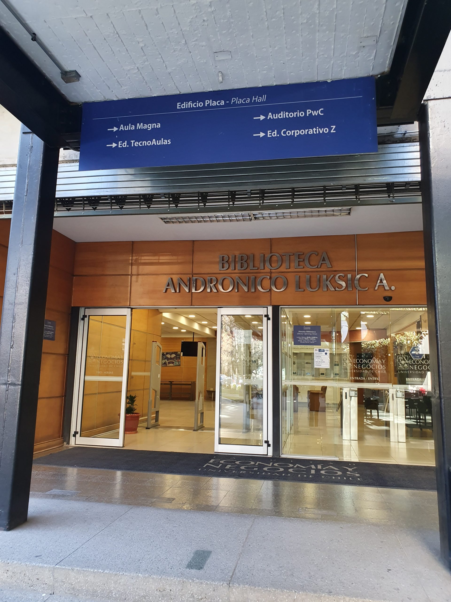 La FEN conmemora 15 años de la Biblioteca Andrónico Luksic Abaroa y 20 ...